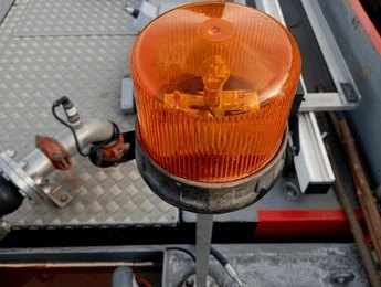 Choosing the Right Overhead Crane Safety Warning Lights for Your Facil ...